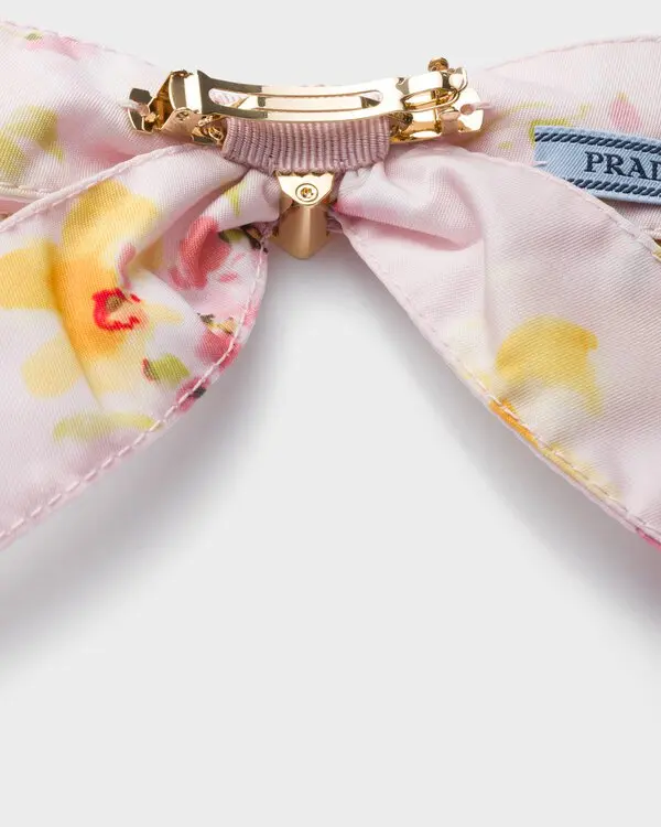 PRADA フラワープリント ヘアピン。即購入は止めてください。 PRADA
